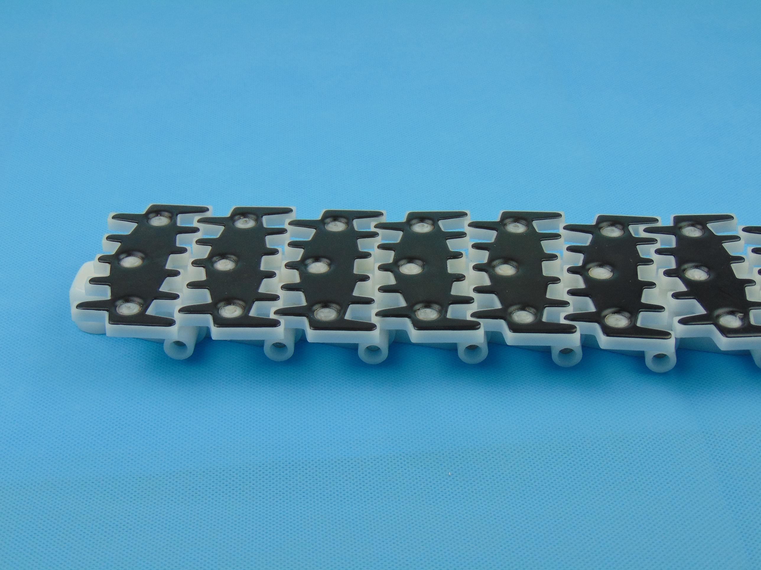 LF103C Flexible conveyor chains with stainless steel top materials POM ...