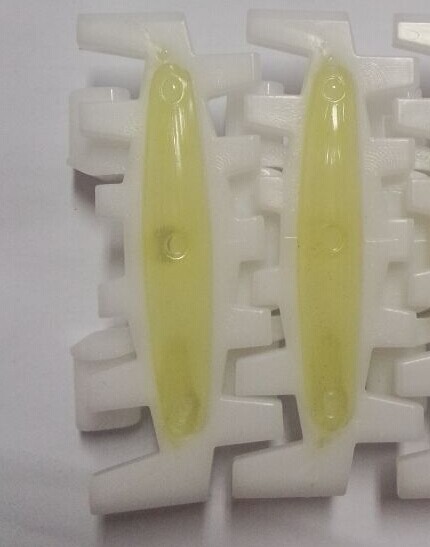 LF137B Flexible conveyor chains with rubber inserts materials POM white ...